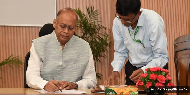 Former Defence Secretary Ajay Kumar takes oath as UPSC chairman | UPSC ...